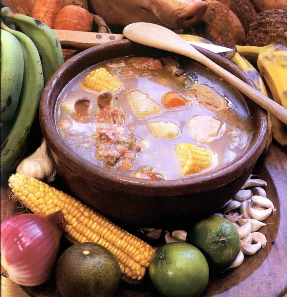 Aprenda a cocinar un verdadero ajiaco criollo con bolitas de maíz ...