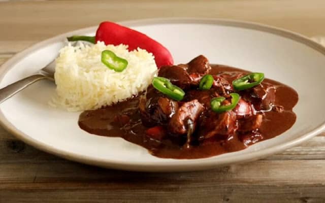 Aprende a preparar un delicioso pollo con Chocolate al más puro estilo ...