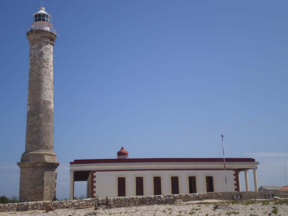 Faro de Lucrecia: 150 años mirando al mar en Cuba - TodoCuba