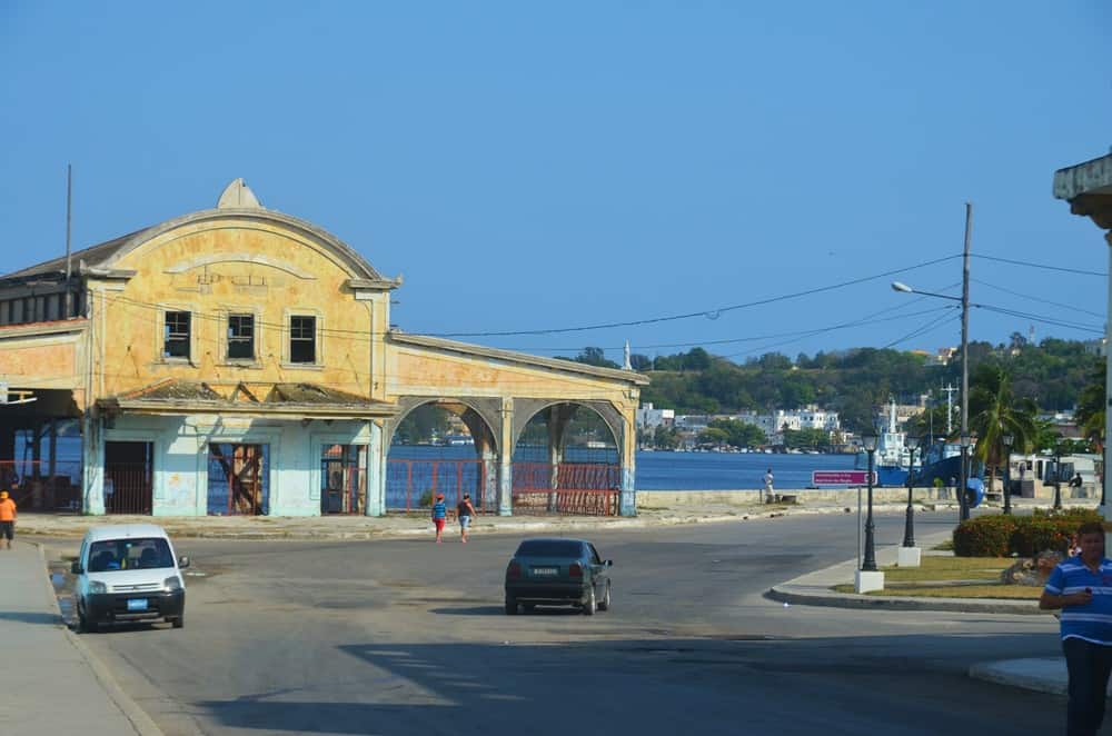 Recorriendo Regla, un pueblito de pescadores a las orillas de la Bahía ...